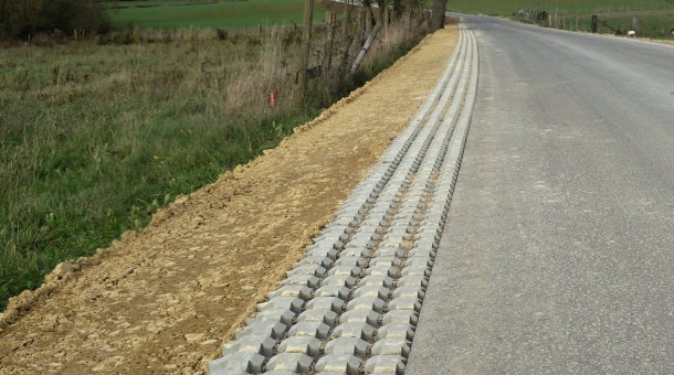Neue Bankett-Verbundplatte von F.C. Nüdling - Beton.org